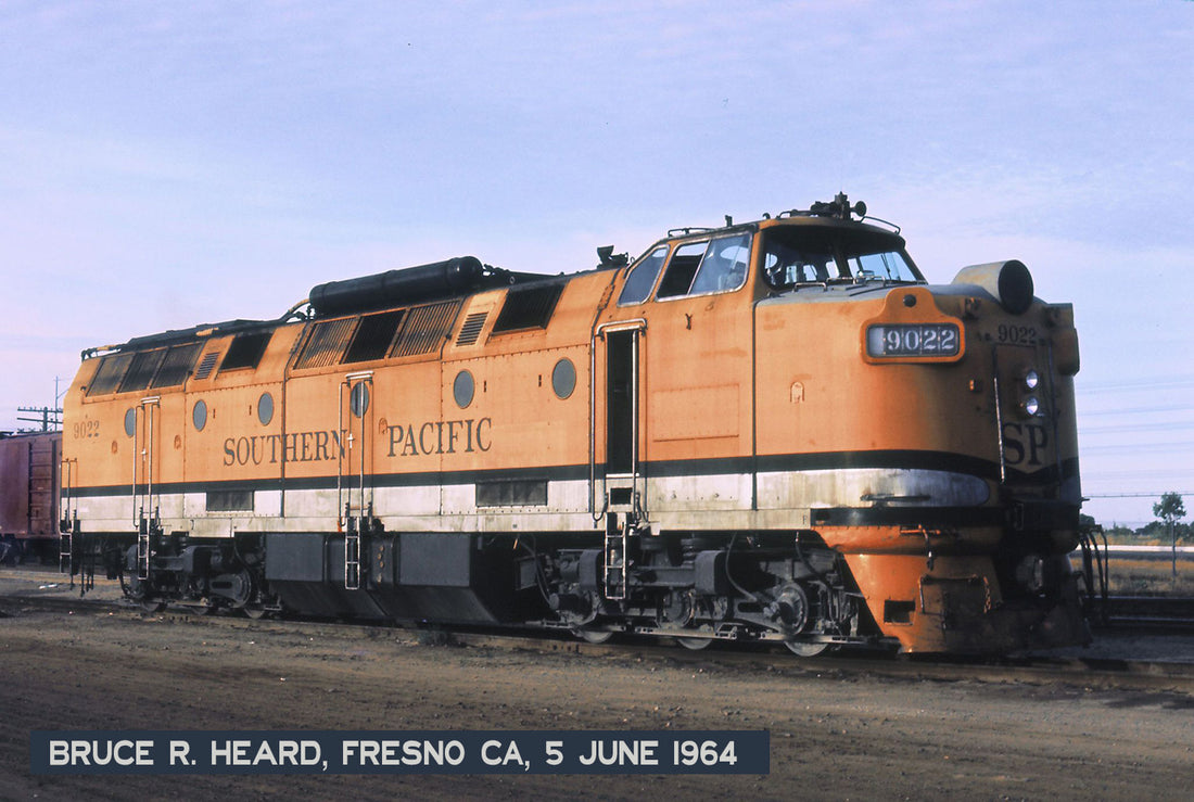 DECALS: Southern Pacific Patch Set for ex-DRGW Krauss-Maffei ML-4000 L – RailTrain Hobbies